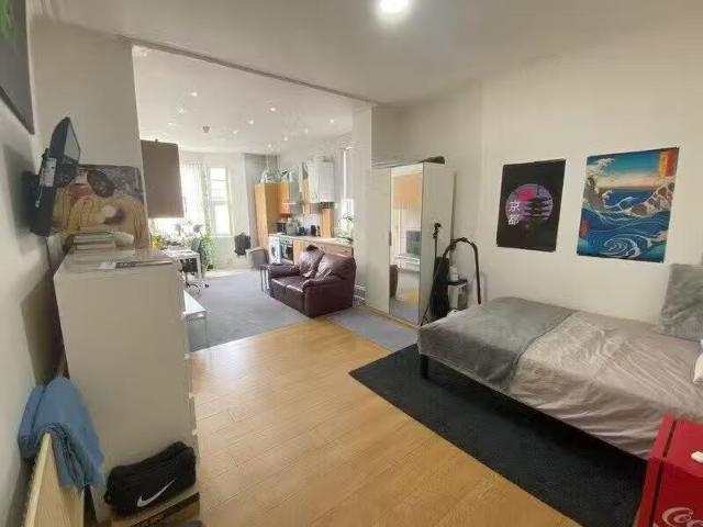 Just in! 1 BA Studio flat for rent in Roath Cardiff, CF23