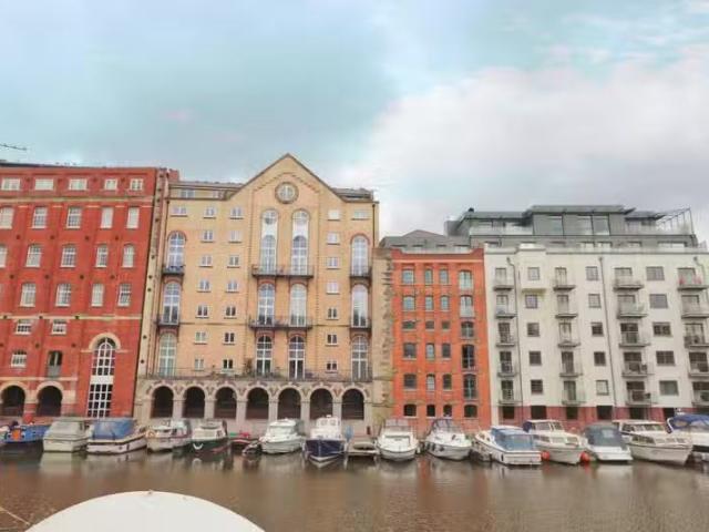 Cheap 1 BA Studio flat for rent in The Mill House, Ferry Stree.