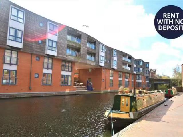 Nice 1 BA Studio flat for rent in Washington Wharf, Birmingham.