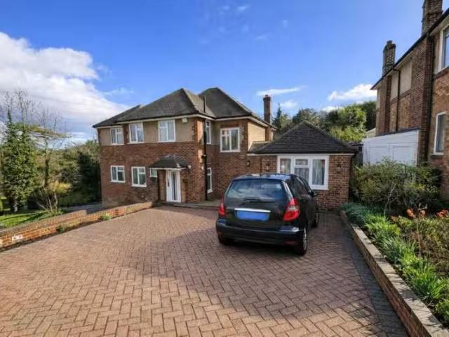 Cheap 1 BA Studio flat for rent in Wordsworth Road, High Wycom.
