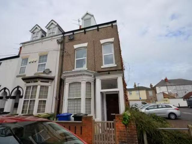 Deal! 1 BA Studio flat for rent in Yarra Road, Cleethorpes, DN35