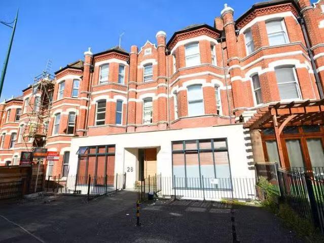 Deal! 1 BA Studio flat for rent in 28 St. Peters Road, Bournem.