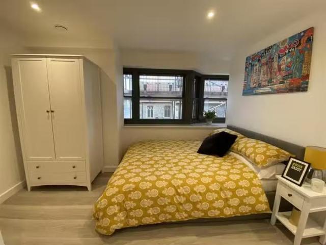 Charming 1 BA Studio flat for rent in 6 Barrett Ref 3560, CT1