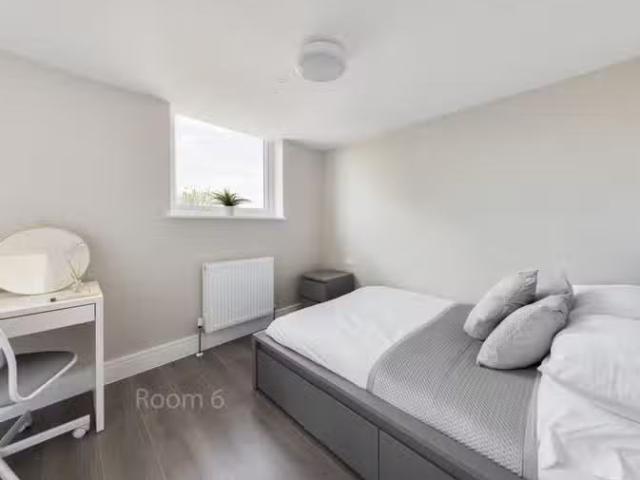 Just in! 1 BA Studio flat for rent in 7 Flint Close, London, E.