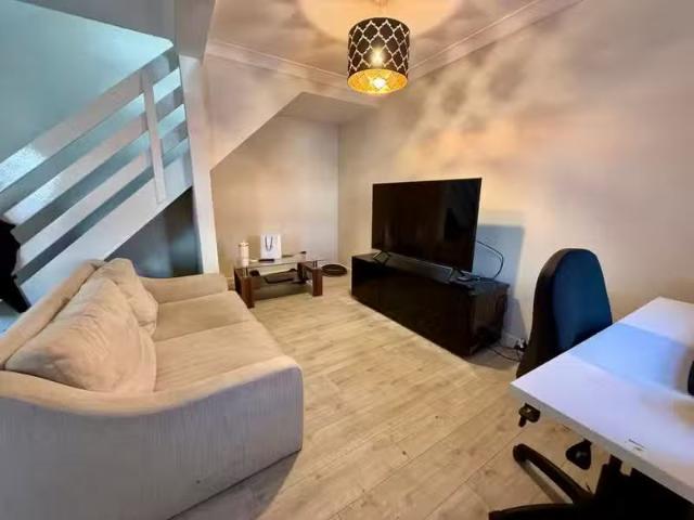 Cheap 1 BA 1 bedroom terraced house for rent in Randolph Road.