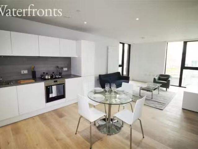 Nice 1 BA 1 bedroom apartment for rent in Cutter House, Admira.