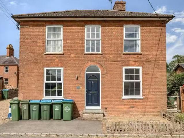 For Rent! 1 BA 1 bedroom apartment for rent in Bishopstone, Ay.