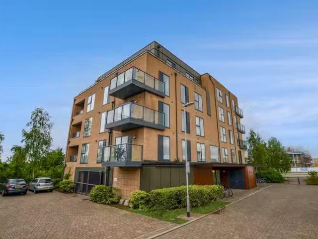 Charming 1 BA 1 bedroom apartment for rent in Dakins House, Be.