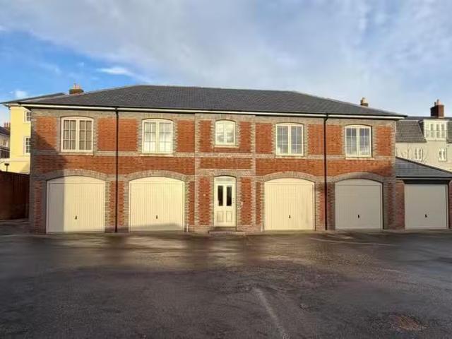 Just in! 1 BA 1 bedroom apartment for rent in East Down Mews.