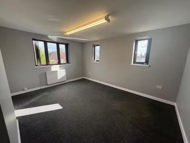 Cheap 1 BA 1 bedroom apartment for rent in Hawthorn Road, King.