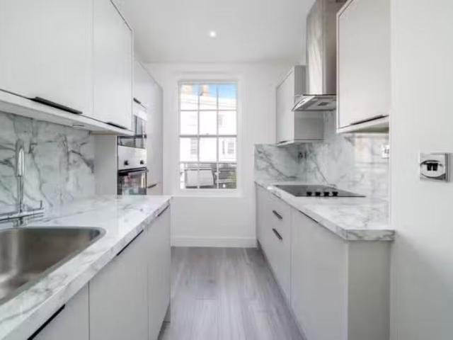Just in! 1 BA 1 bedroom apartment for rent in High Street, BRA.