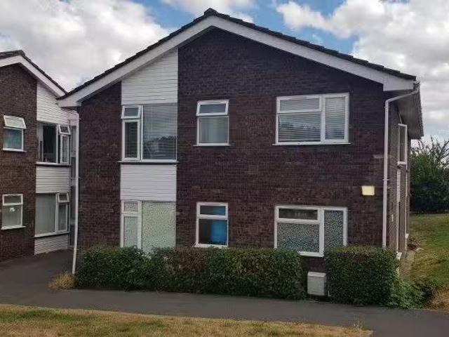 Cheap 1 BA 1 bedroom apartment for rent in Lacey Road, Stockwo.