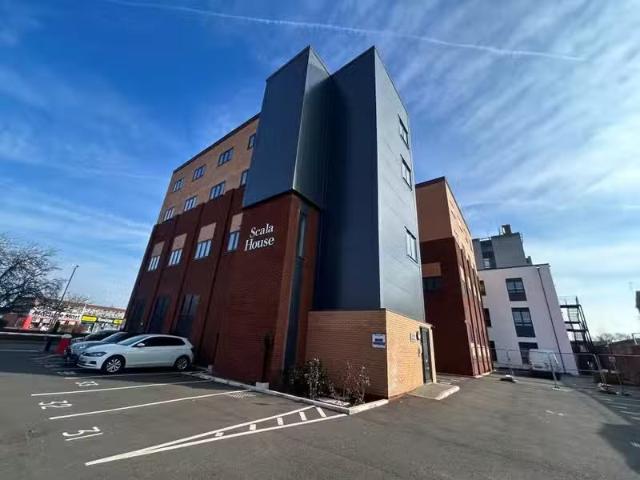 Cheap 1 BA 1 bedroom apartment for rent in Scala House, Fleet.