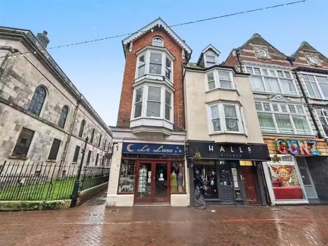 Deal! 1 BA 1 bedroom apartment for rent in St Mary Street, Wey.