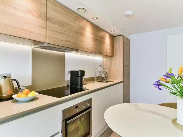 Deal! 1 BA 1 bedroom apartment for rent in Station Road Edgwar.