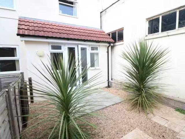 Deal! 1 BA 1 bedroom apartment for rent in Palmerston Road, Bo.