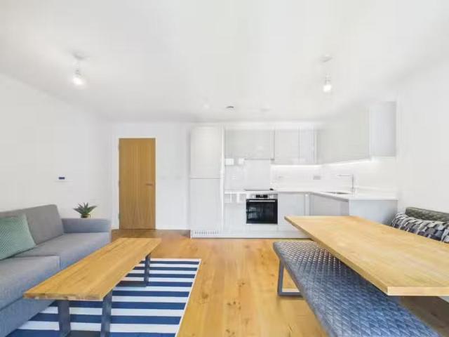 Cheap 1 BA 1 bedroom apartment for rent in The Gateway, Bristo.