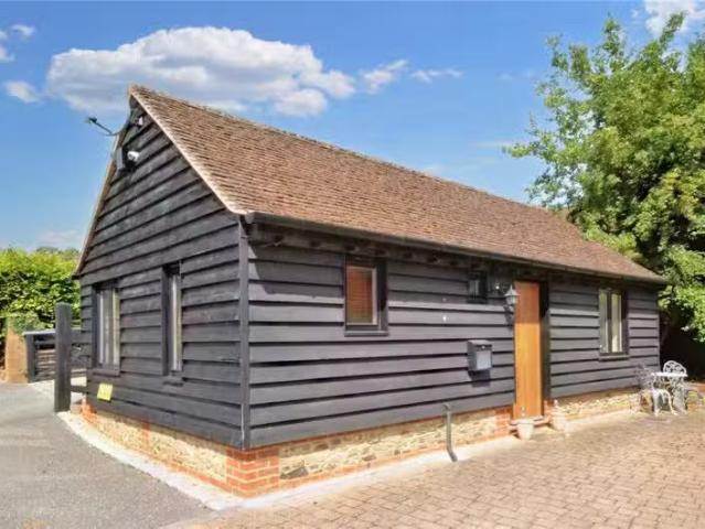 Rental! 1 BA 1 bedroom detached house for rent in Thundry Farm.