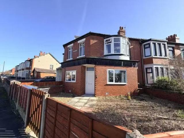 Cheap 1 BA 1 bedroom flat for rent in Marton Drive, Blackpool.