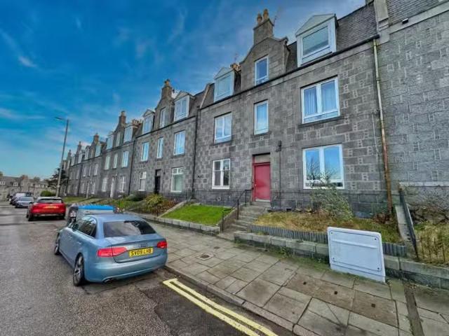 Cheap 1 BA 1 bedroom flat for rent in Menzies Road, Torry, Abe.