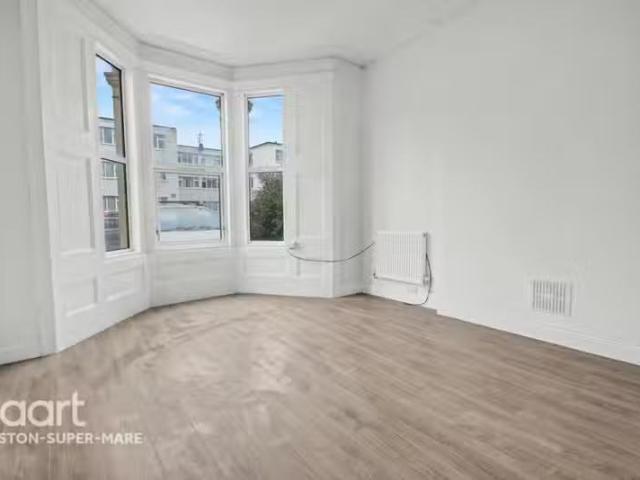 Cheap 1 BA 1 bedroom flat for rent in Milton Road, WESTON SUPE.