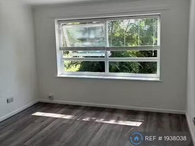 Cheap 1 BA 1 bedroom flat for rent in Nightingale Way, Swanley.