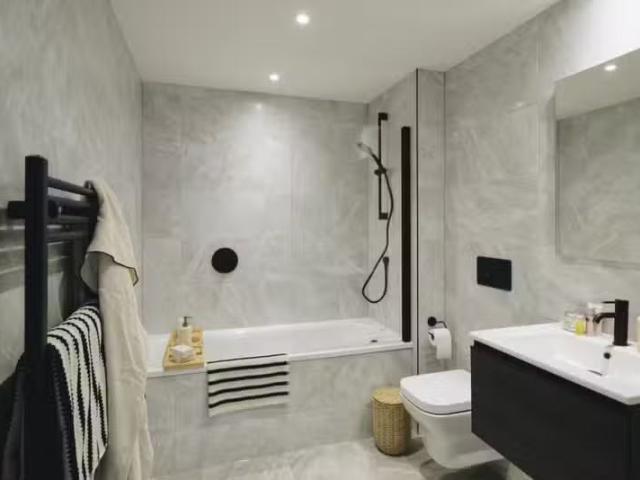 For Rent! 1 BA 1 bedroom flat for rent in One Eastside, 2 Jenn.