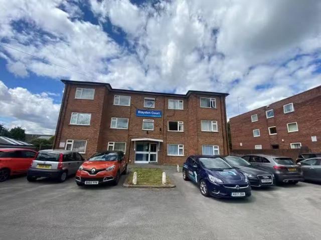 Cheap 1 BA 1 bedroom flat for rent in Blaydon Court, Metchley.