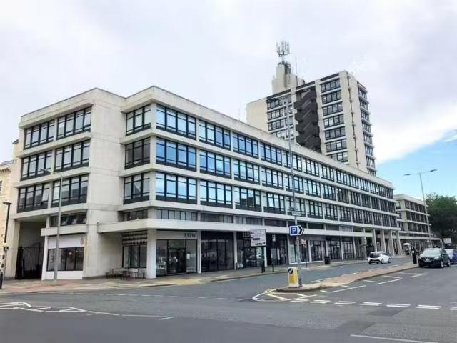 Deal! 1 BA 1 bedroom flat for rent in Bond Street, Hull, East.