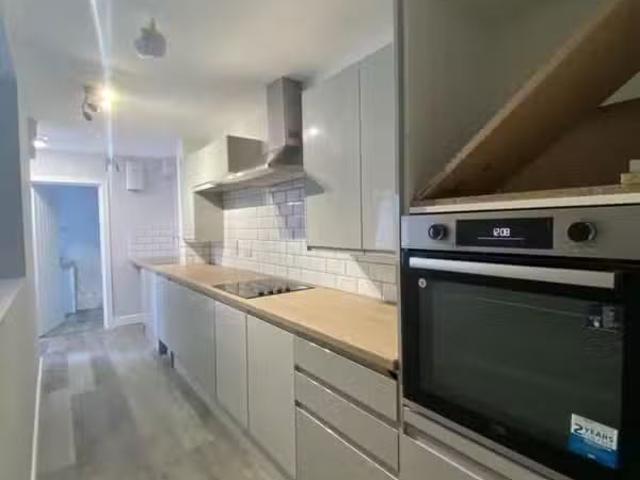 Unique 1 BA 1 bedroom flat for rent in Bournemouth Road, Poole.