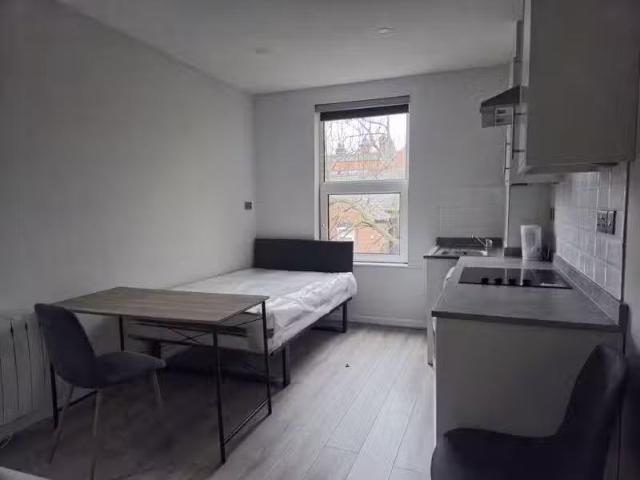 Unique 1 BA 1 bedroom flat for rent in Bromwich Street, Bolton.