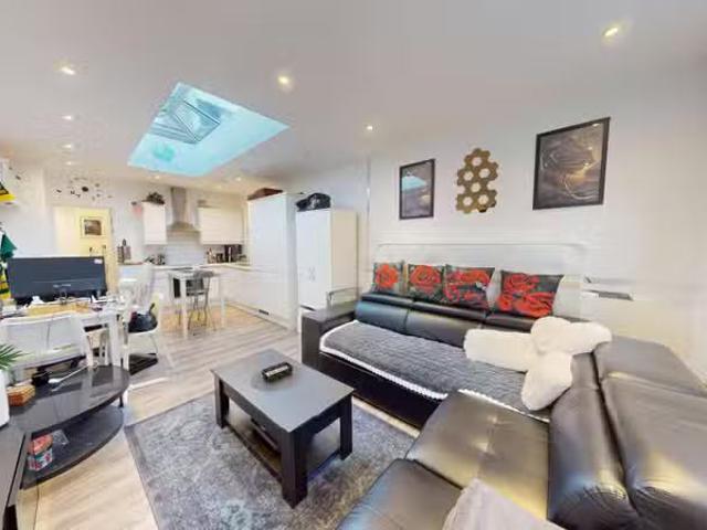 Cozy 1 BA 1 bedroom flat for rent in Church Street, Enfield, M.