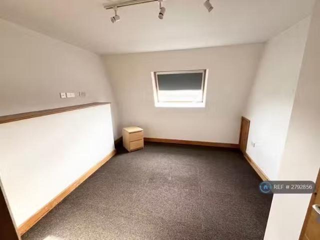 Just in! 1 BA 1 bedroom flat for rent in City Road, Bristol, BS2