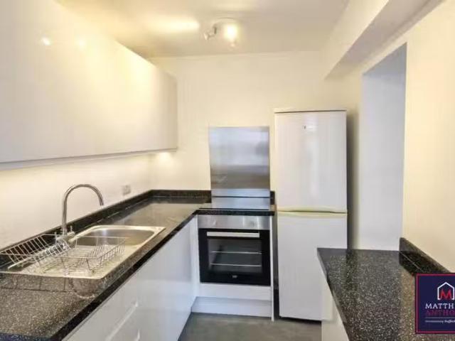 Cozy 1 BA 1 bedroom flat for rent in Downlands Parade, Upper B.