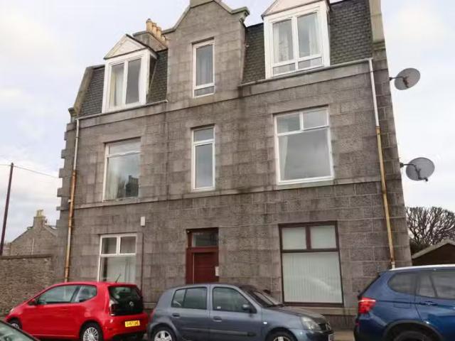 Cheap 1 BA 1 bedroom flat for rent in Elmfield Avenue, Aberdee.