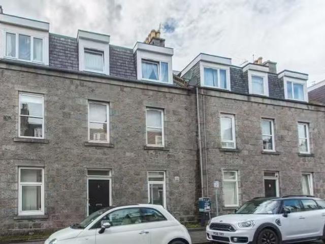Cheap 1 BA 1 bedroom flat for rent in Granton Place, City Cent.