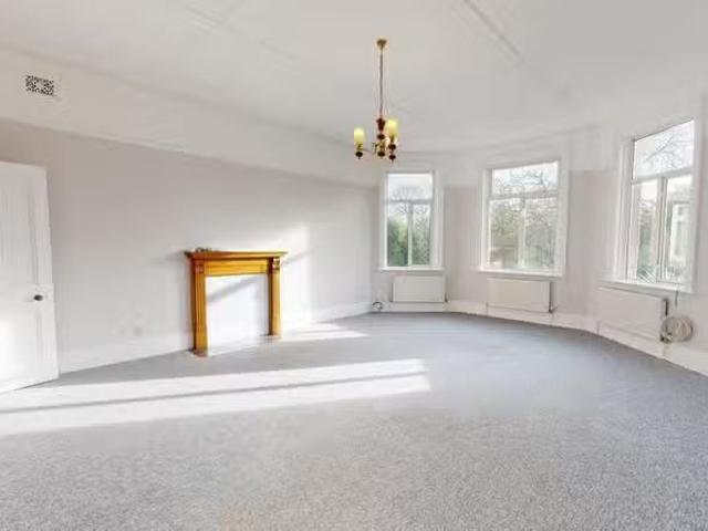 Nice 1 BA 1 bedroom flat for rent in Hartfield Road, Eastbourn.