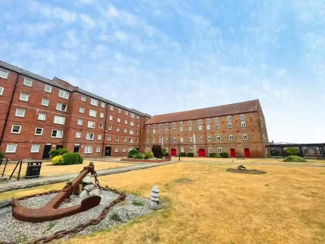 Unique 1 BA 1 bedroom flat for rent in High Street, City centr.