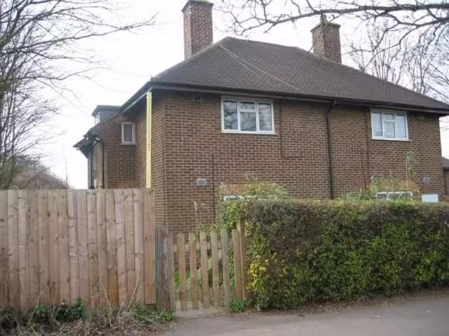 Unique 1 BA 1 bedroom flat for rent in Homestead Road, Hatfiel.