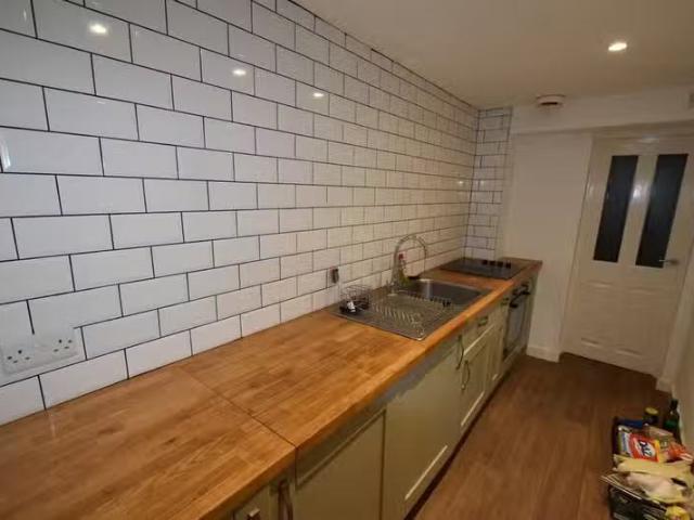 Cozy 1 BA 1 bedroom flat for rent in Lower Ground Floor Uppe.