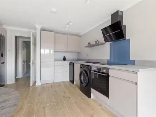 New 1 BA 1 bedroom flat for rent in Park Court, Petersfield, G.