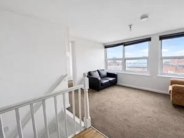 Nice 1 BA 1 bedroom flat for rent in Priory Road, HP13
