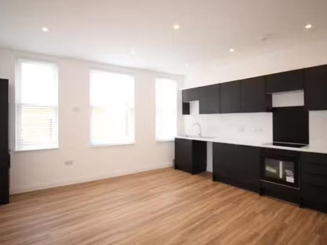 Charming 1 BA 1 bedroom flat for rent in Queen Street, Ramsgat.