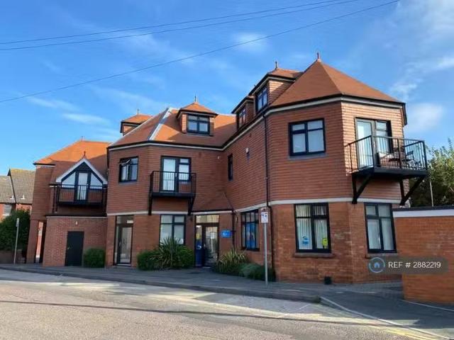 Cheap 1 BA 1 bedroom flat for rent in Richmond Court, Bournemo.