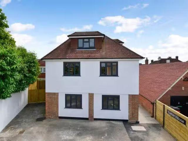 Deal! 1 BA 1 bedroom flat for rent in Tylers Court, Cranleigh.