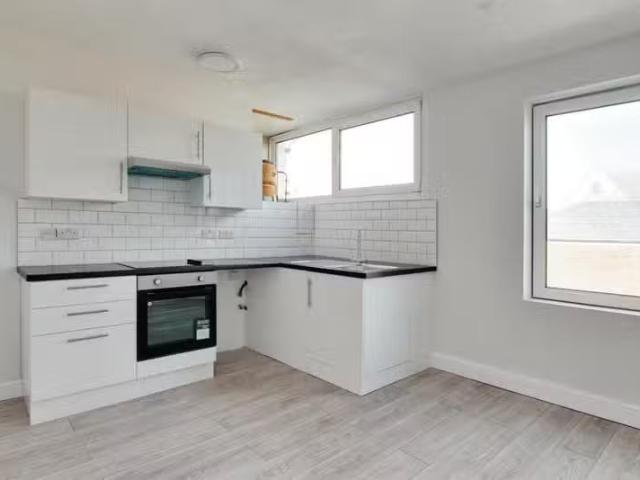 Cozy 1 BA 1 bedroom flat for rent in The Centre, Mortimer Stre.