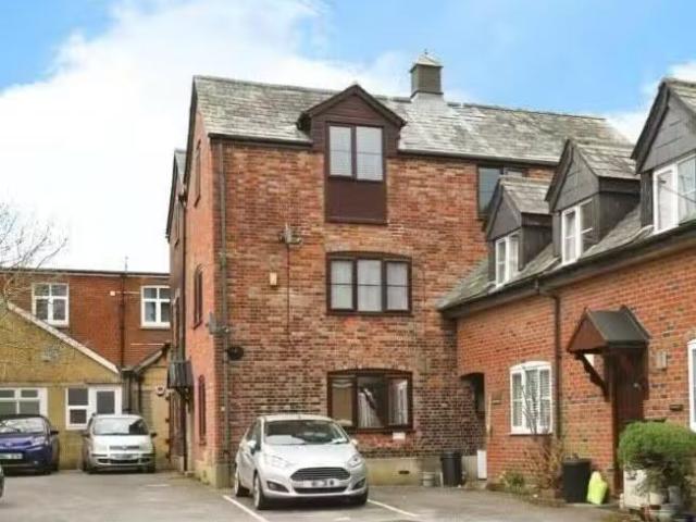 Cheap 1 BA 1 bedroom flat for rent in The Granary, BH24
