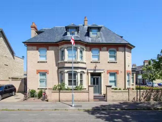 Cheap 1 BA 1 bedroom flat for rent in The Newton, 81 Humbersto.