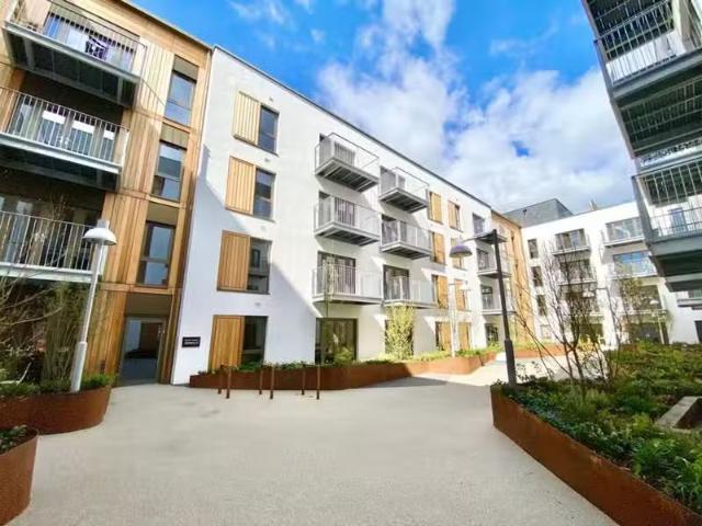 Cozy 1 BA 1 bedroom flat for rent in Wapping Wharf, Hope Quay.