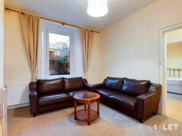 Charming 1 BA 1 bedroom flat for rent in Wardlaw Street, Gorgi.